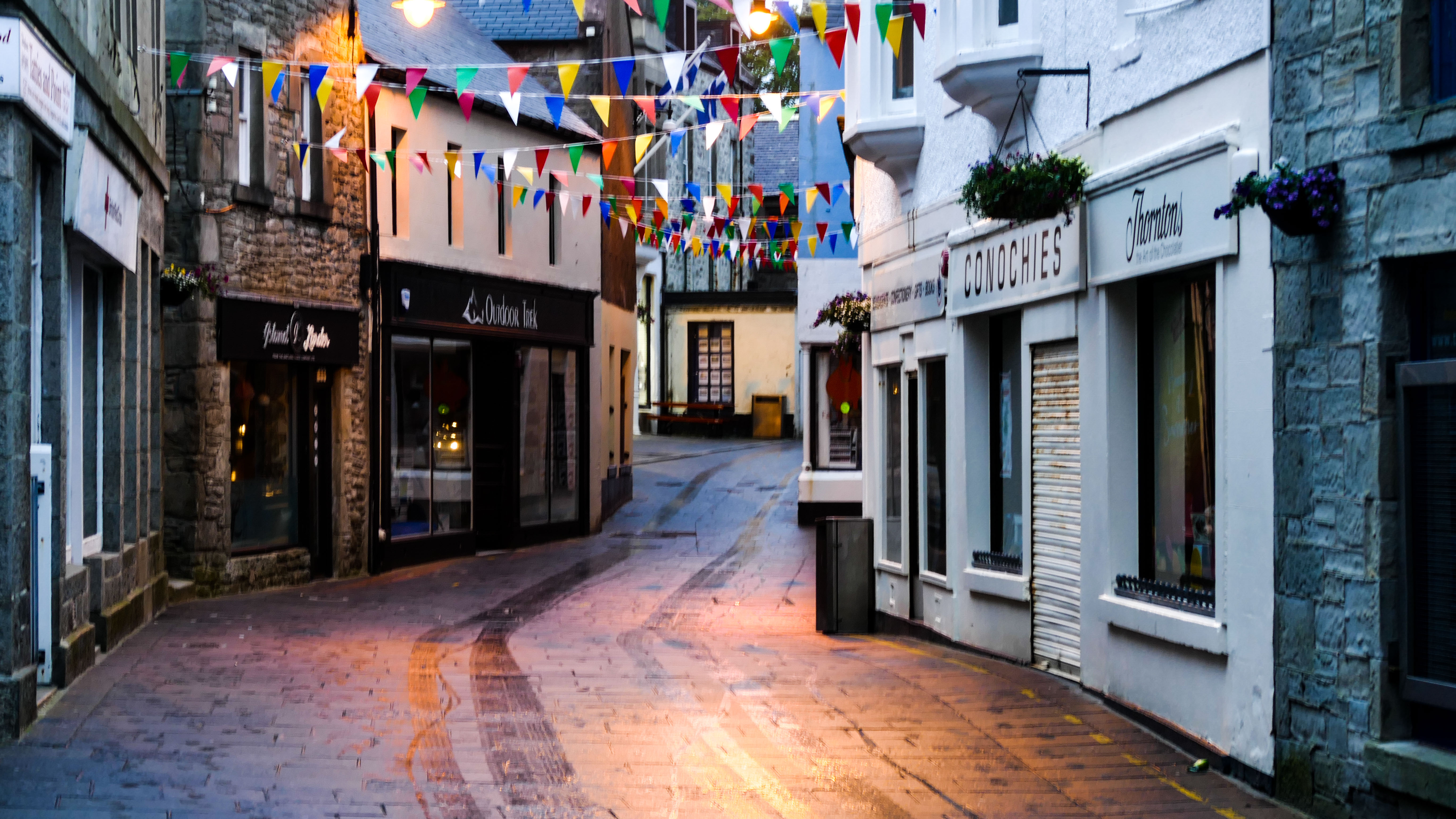 Die Commercial Street in Lerwick einer der schönsten “Hauptstrassen ...